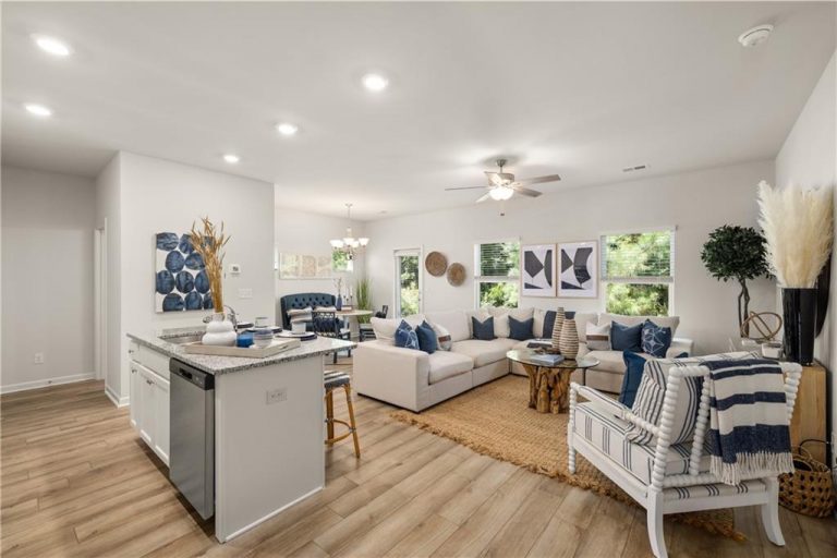 Open Concept Elegance in Hoschton, Georgia - Rockhaven Homes
